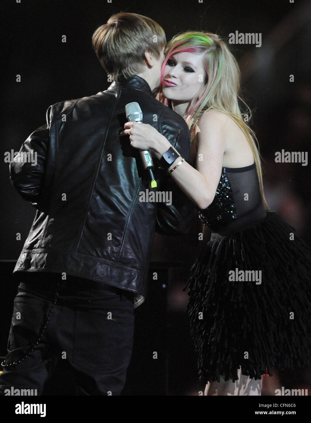Avril Lavigne And Justin Bieber Singing Together