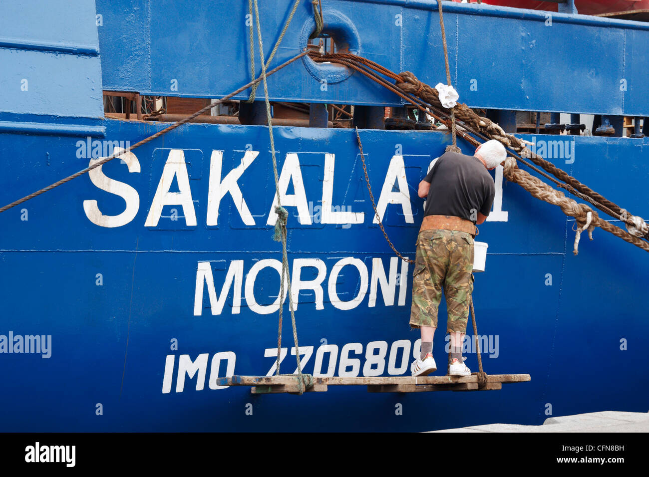 Ship crew painting hi-res stock photography and images - Alamy