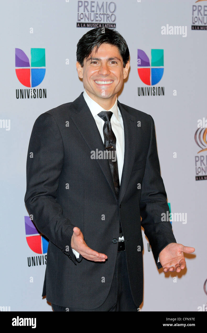 Poncho de Anda Univision's Premio Lo Nuestro a La Musica Latina Awards ...