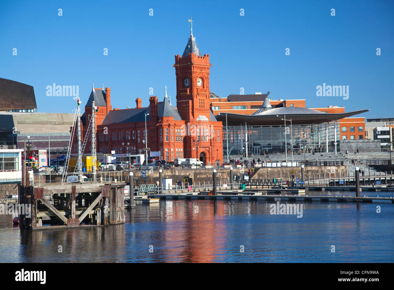 Welsh national assembly building hi-res stock photography and images ...