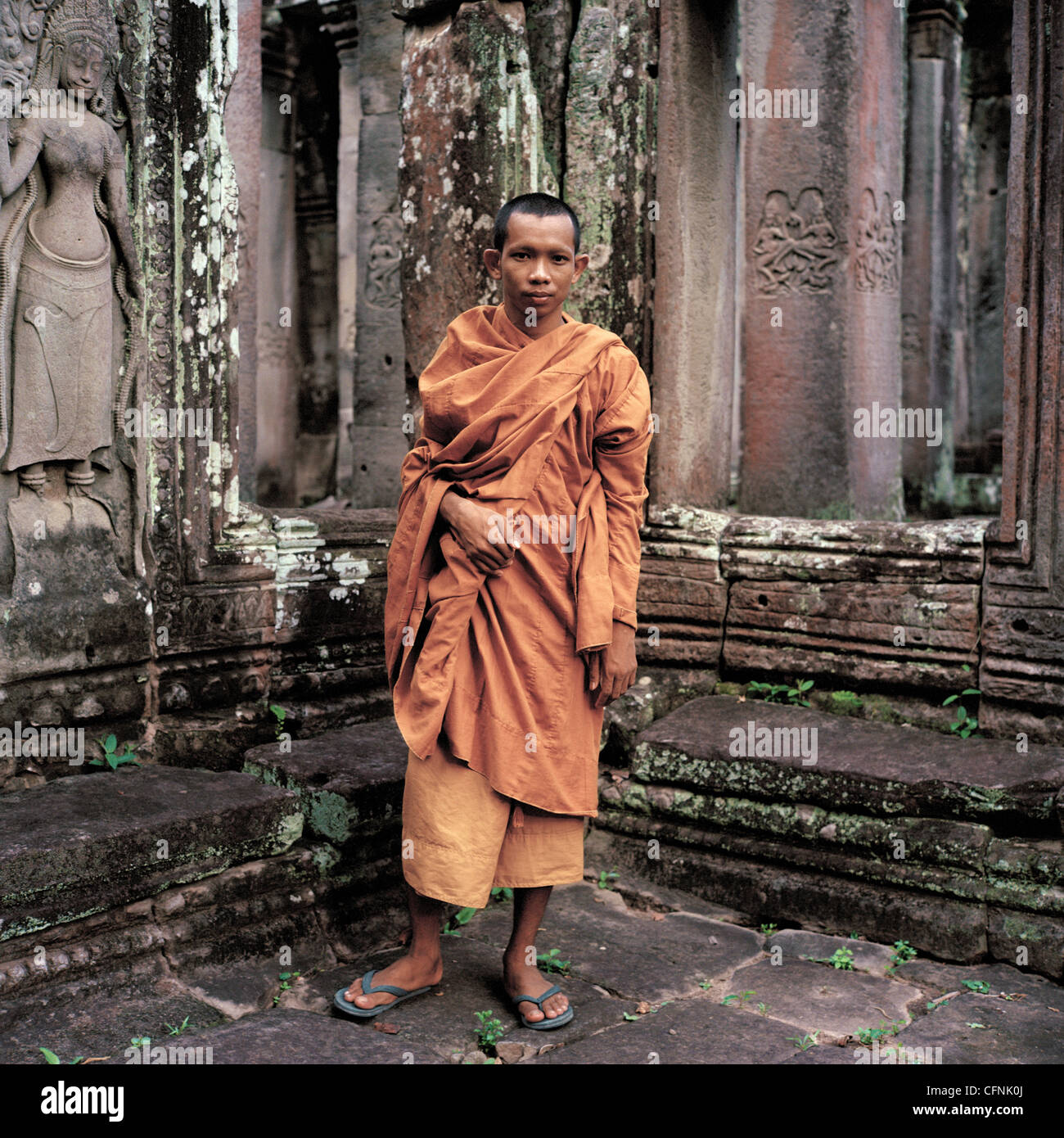 Cambodia monk temple hi-res stock photography and images - Alamy