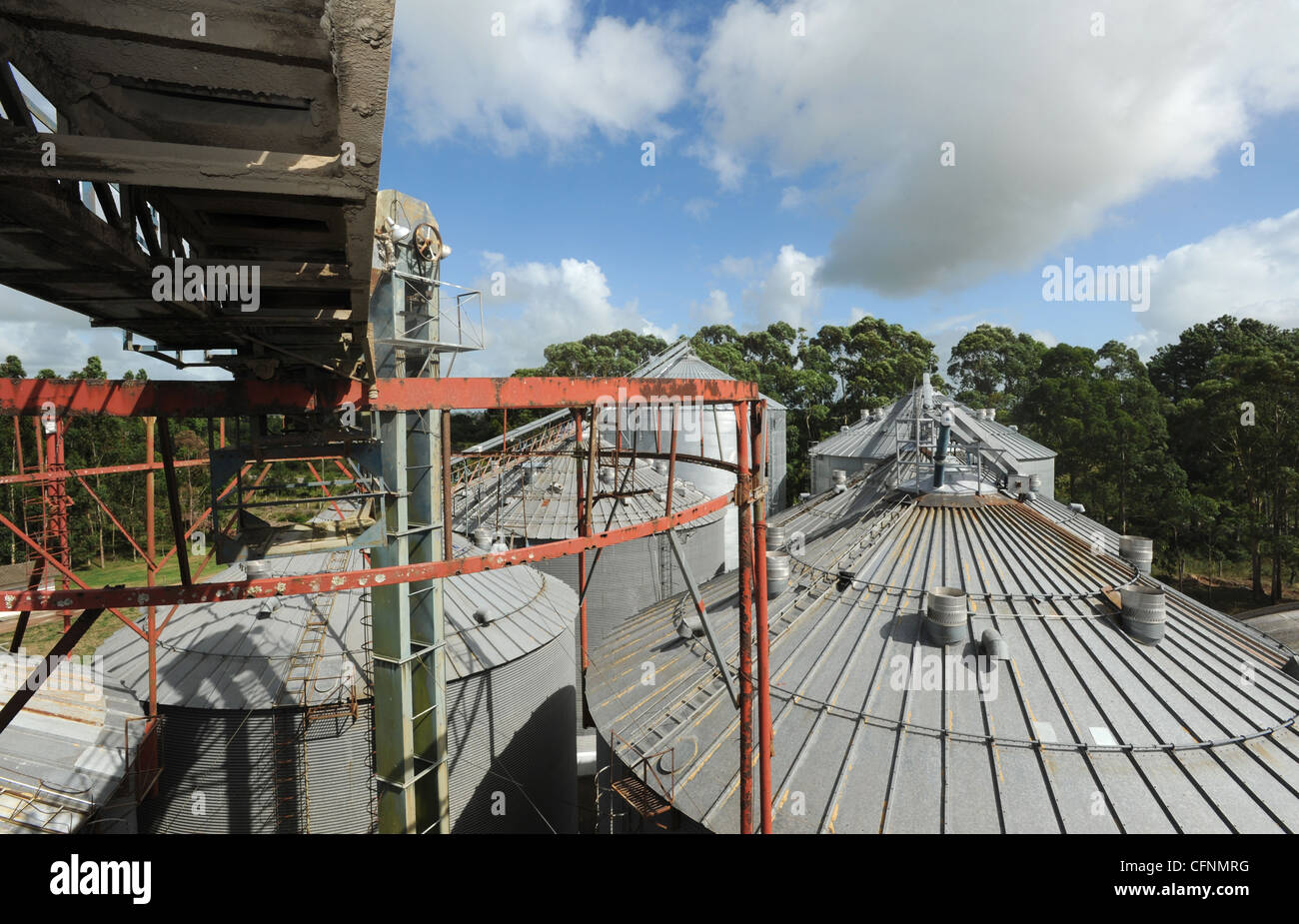 Rice silos hi-res stock photography and images - Alamy