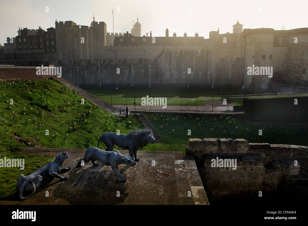 Lion sculptures hi-res stock photography and images - Alamy