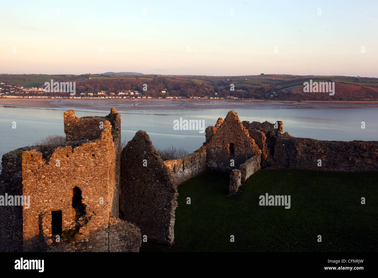 Llansteffan Castle, Ferryside in the background Stock Photo - Alamy