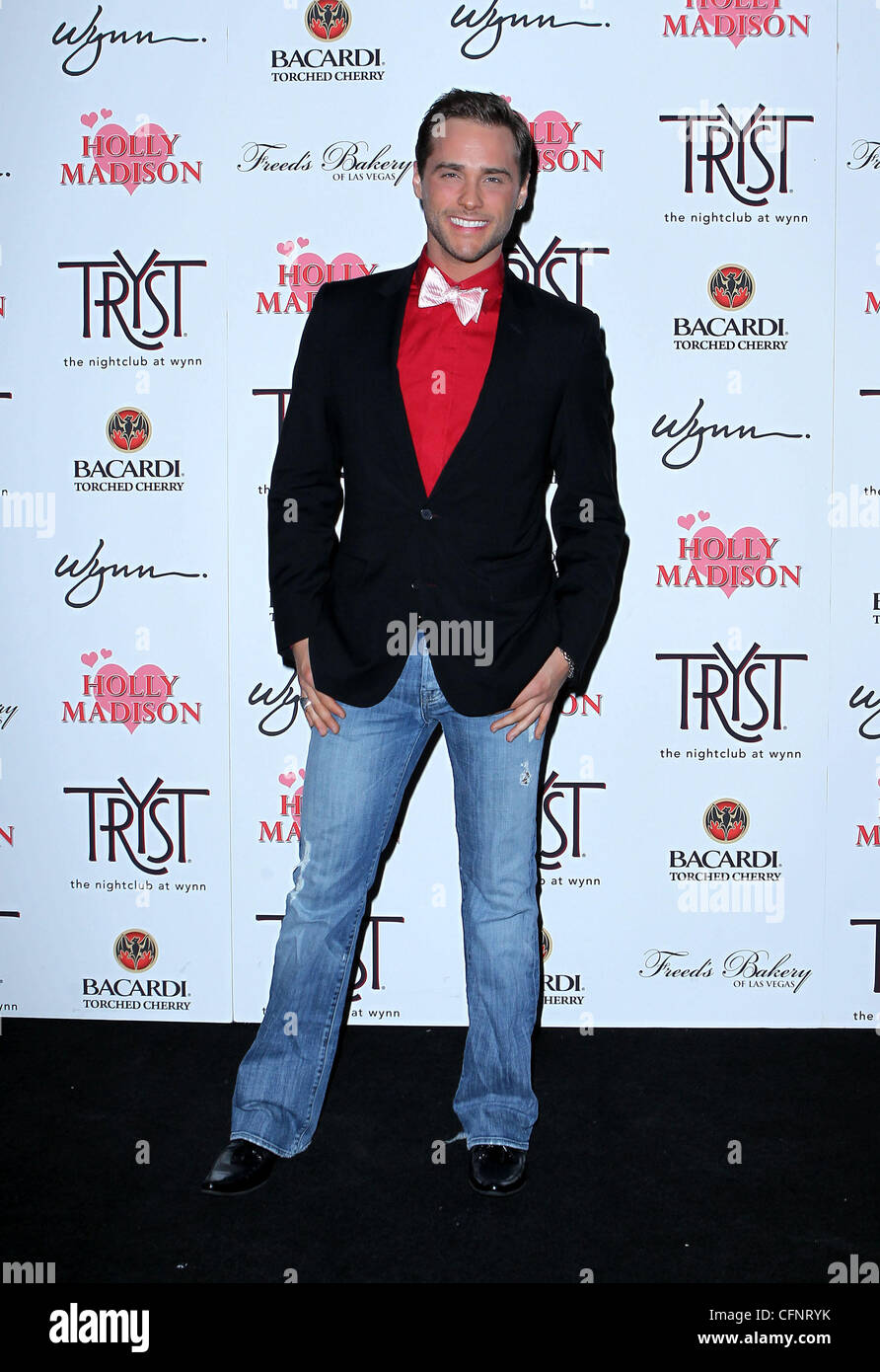 Josh Strickland Holly Madison hosts 'A Valentine's Day Affair' at Tryst ...