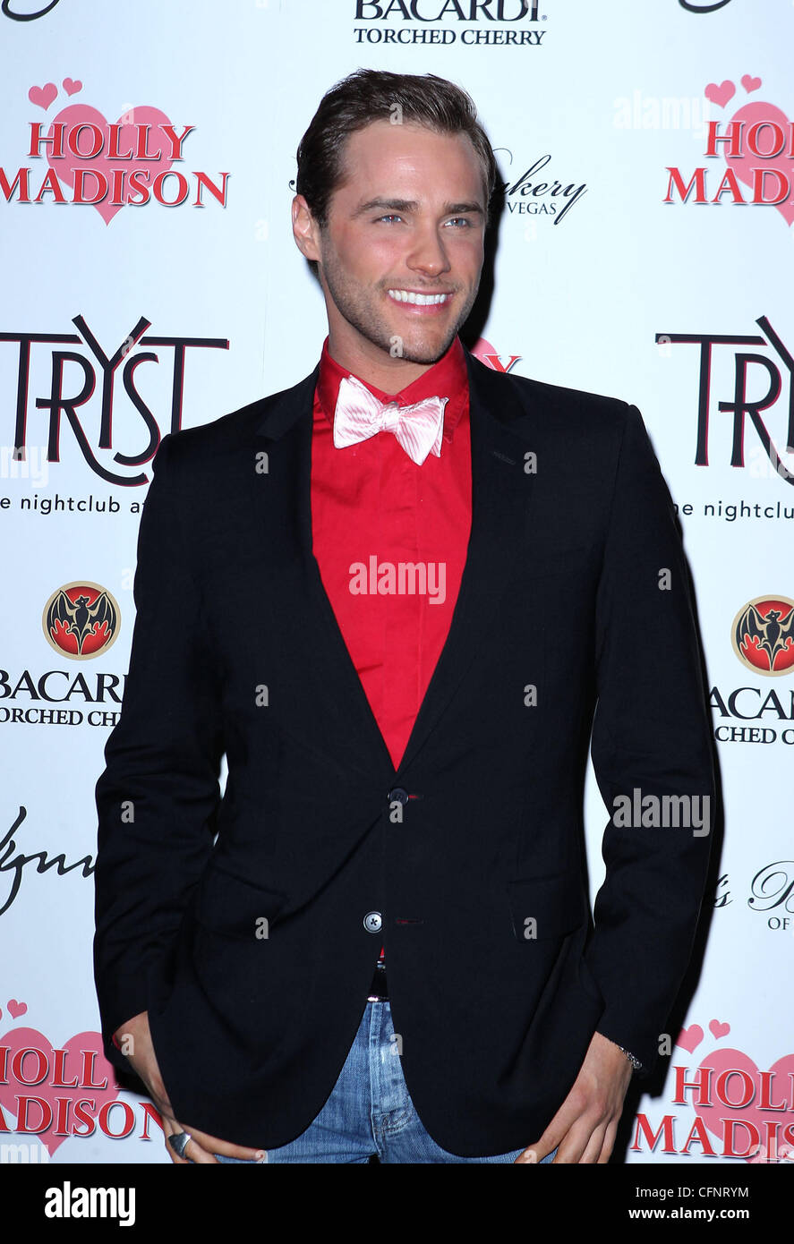 Josh Strickland Holly Madison hosts 'A Valentine's Day Affair' at Tryst ...