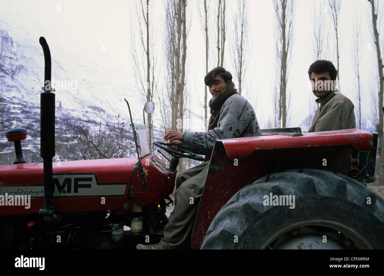 Pakistan hunza valley karimabad man hi-res stock photography and images ...