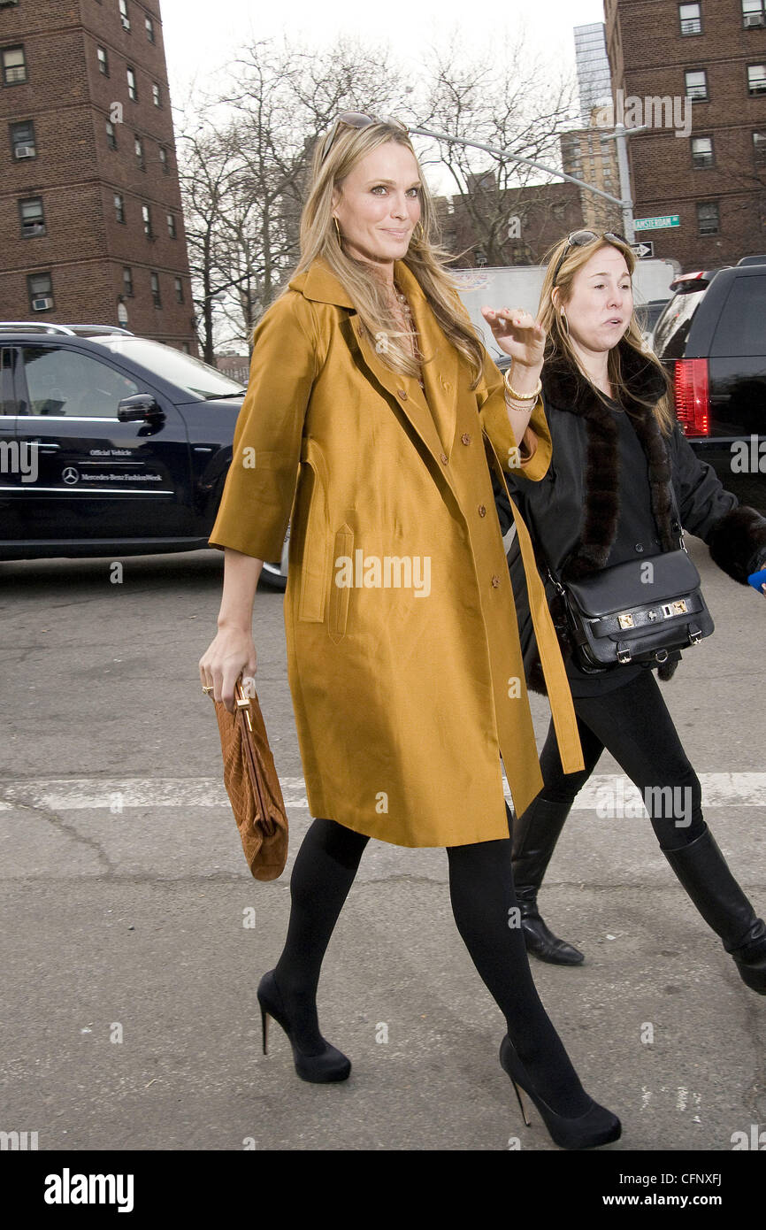 Molly Sims, Mercedes-Benz IMG New York Fashion Week Fall 2011 - Outside ...