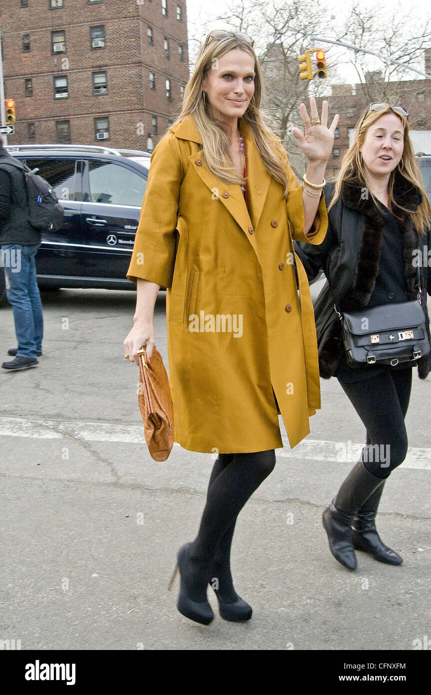 Molly sims mercedes hi-res stock photography and images - Alamy