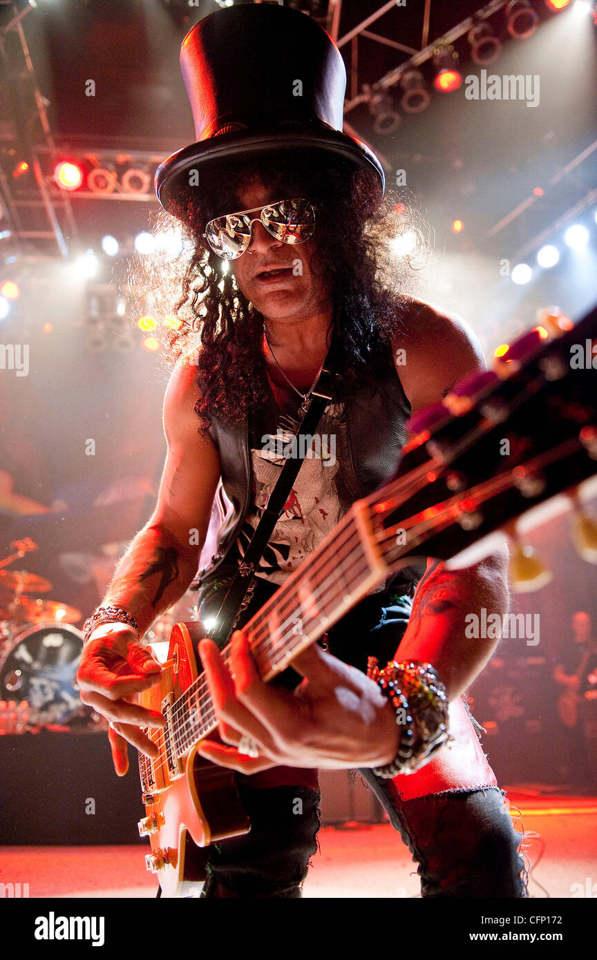 Slash live concert hi-res stock photography and images - Alamy