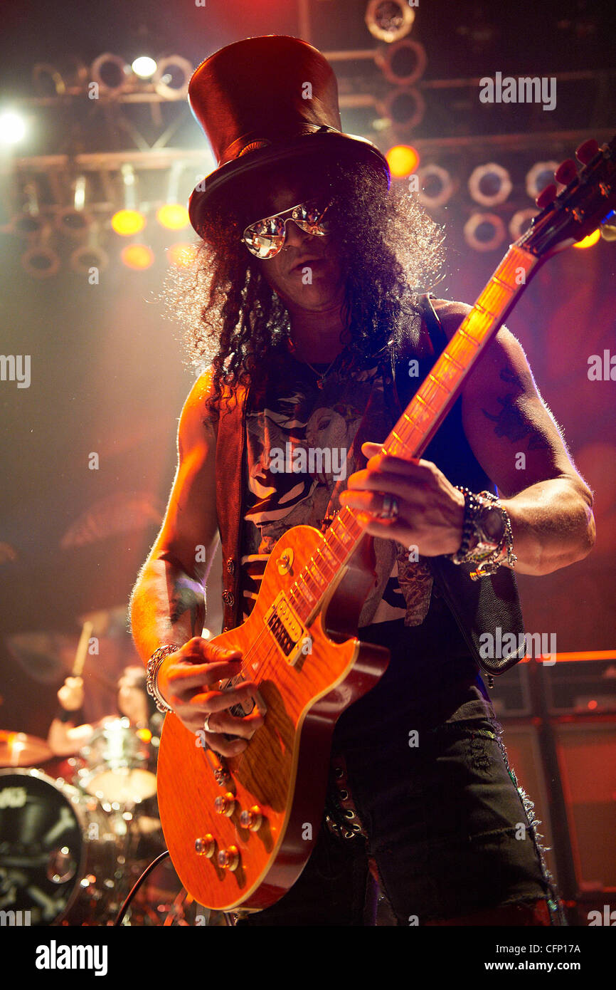 Slash live concert hi-res stock photography and images - Alamy