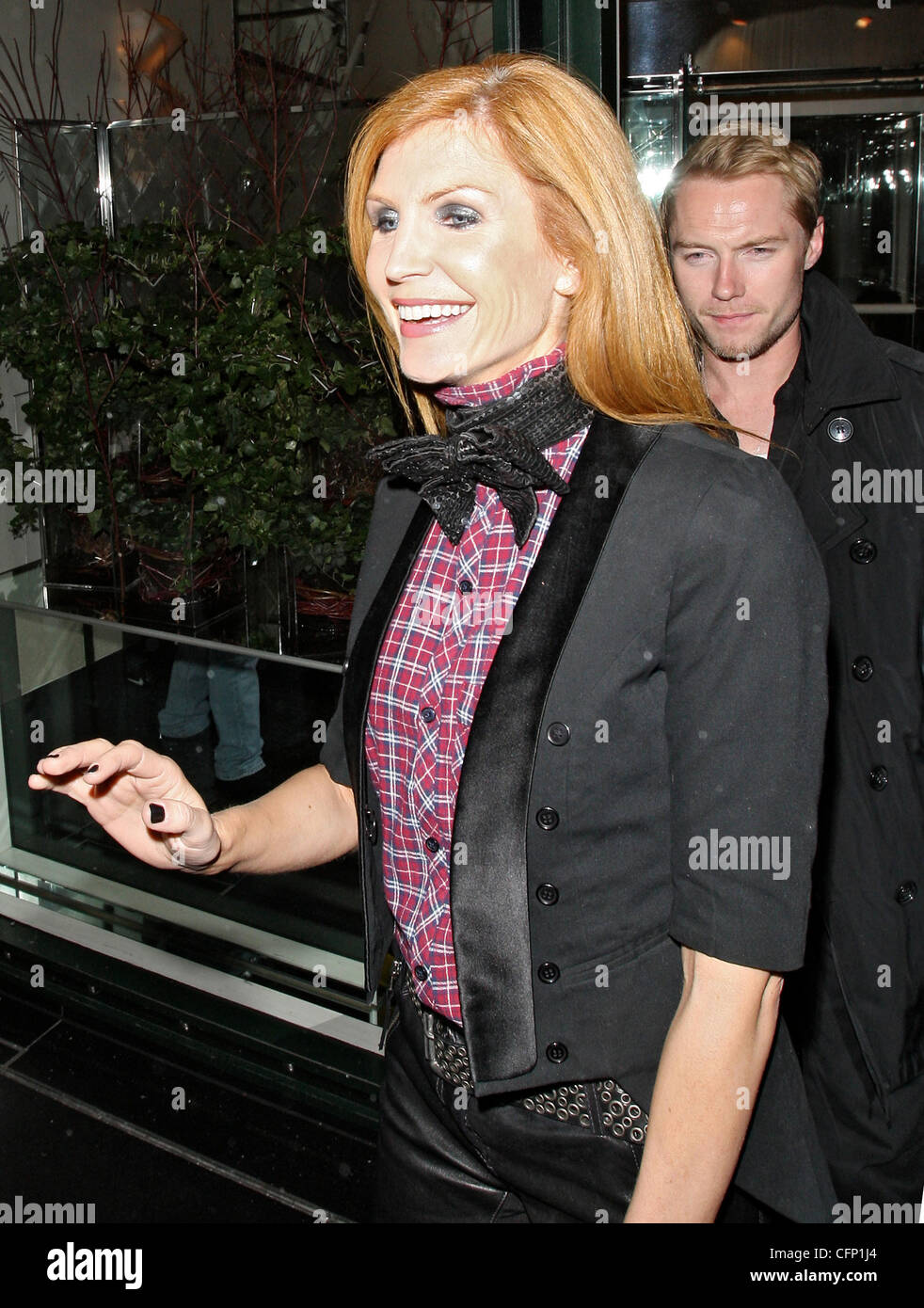 Ronan keating wife yvonne connolly hi-res stock photography and images ...