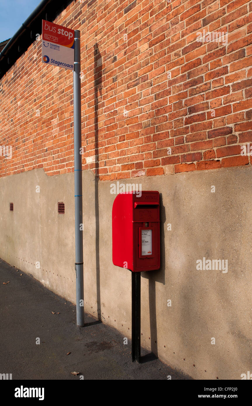 Unusual bus stop hi-res stock photography and images - Alamy