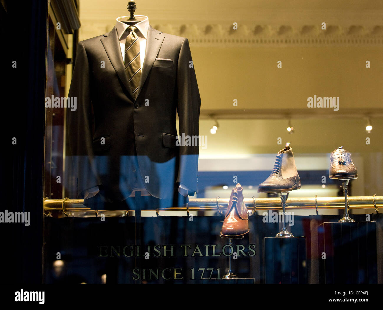 British tailors hi-res stock photography and images - Alamy