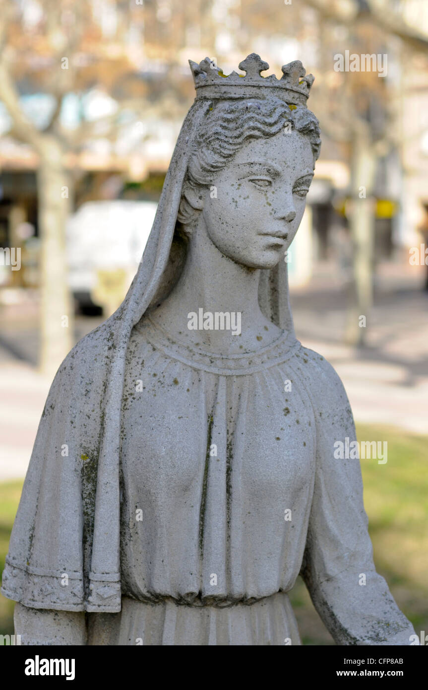 Princess statue hi-res stock photography and images - Alamy
