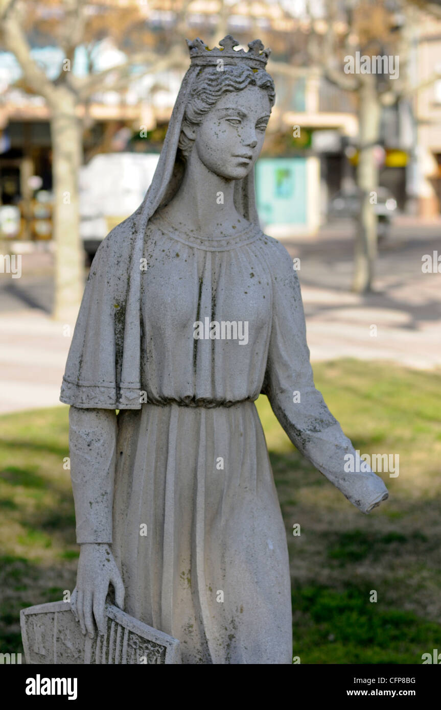 Princess statue hi-res stock photography and images - Alamy