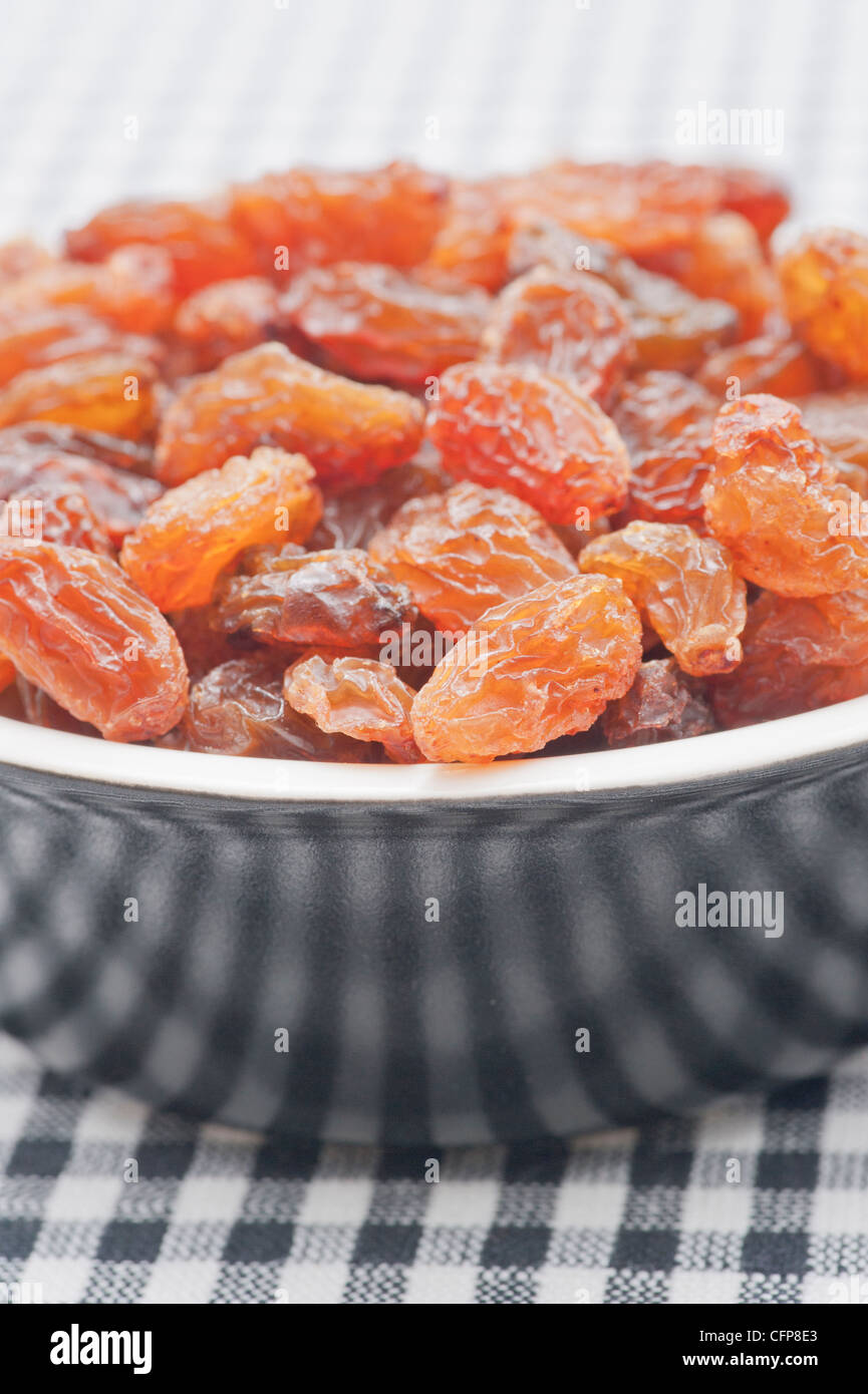 Raisins sultanas hi-res stock photography and images - Alamy