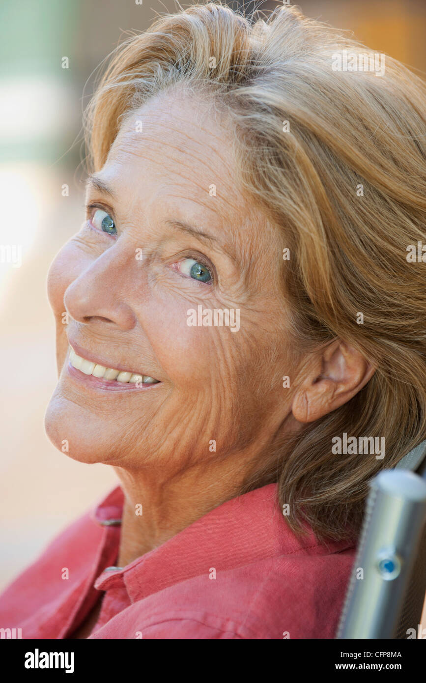 Smiling senior woman, portrait Stock Photo - Alamy