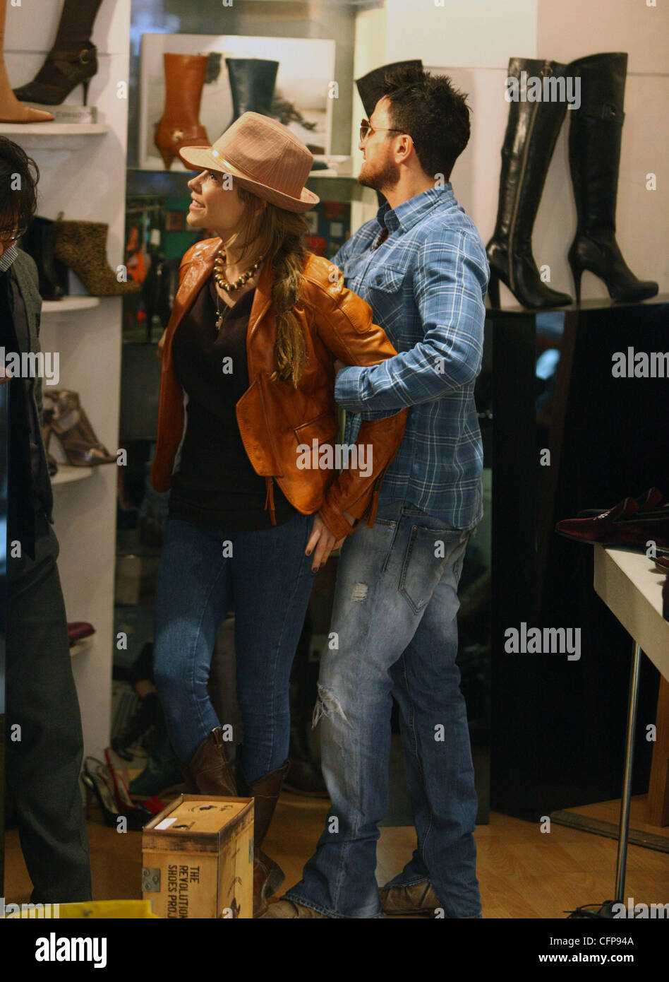 Elen Rivas and Peter Andre shopping in Chelsea London, England - 04.02. ...