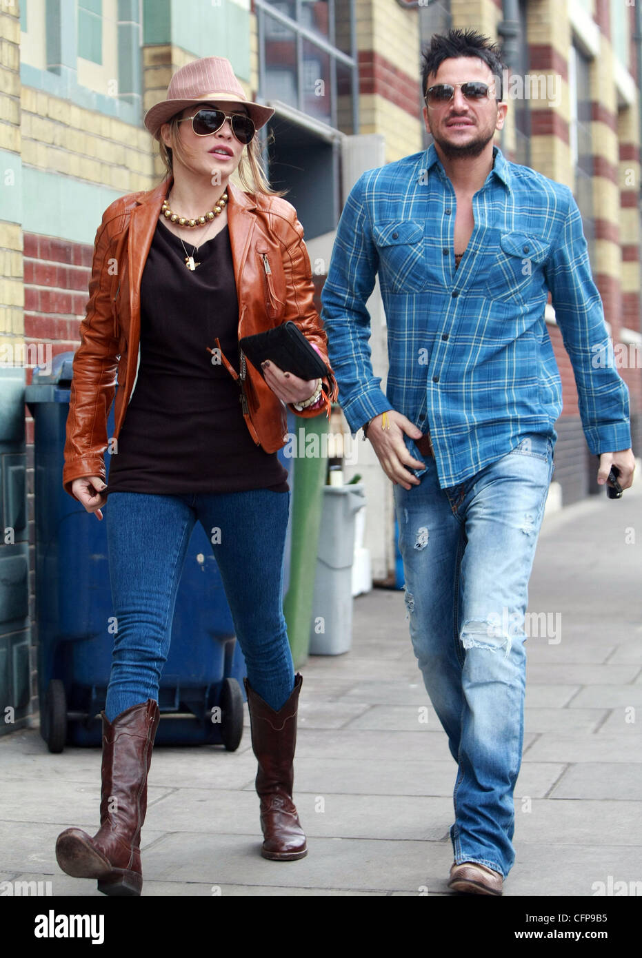 Elen Rivas and Peter Andre shopping in Chelsea London, England - 04.02. ...