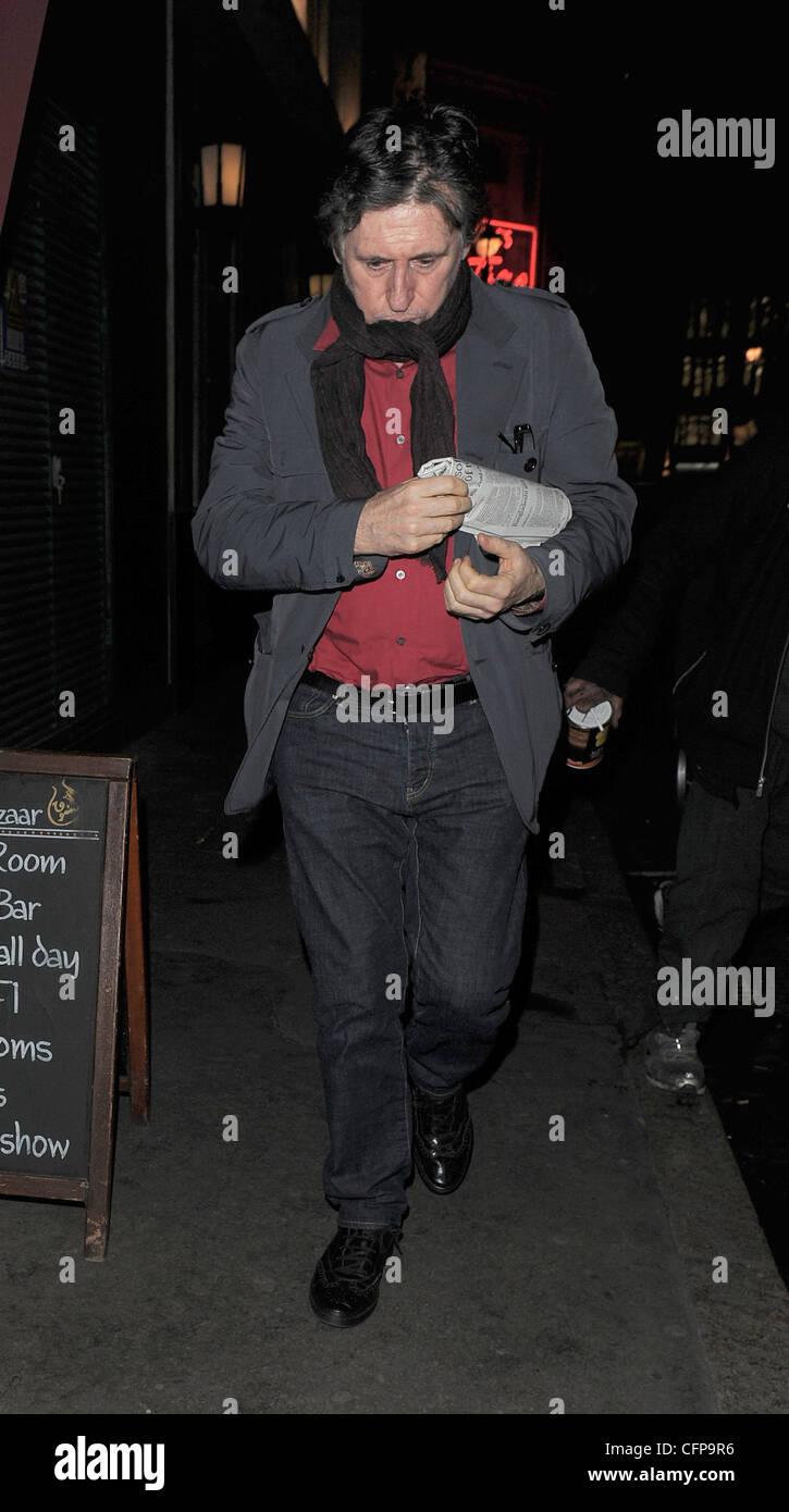 Gabriel Byrne leaving The Ivy restaurnt after having dinner with Elle ...