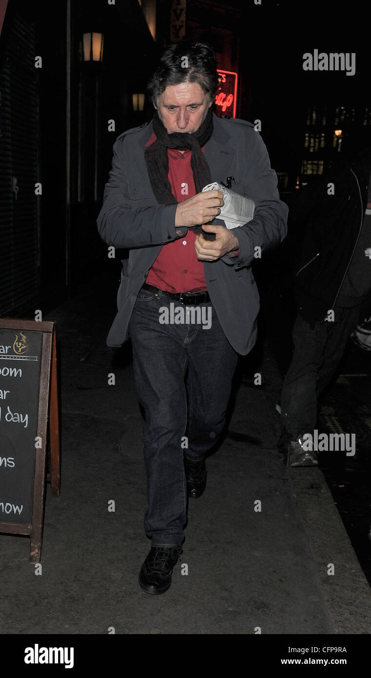 Gabriel Byrne leaving The Ivy restaurnt after having dinner with Elle ...