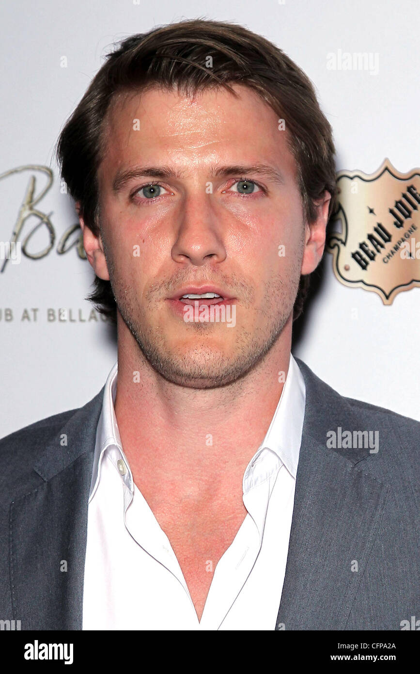 Patrick Heusinger Emmy Rossum hosts Vegas Magazine's February Issue ...