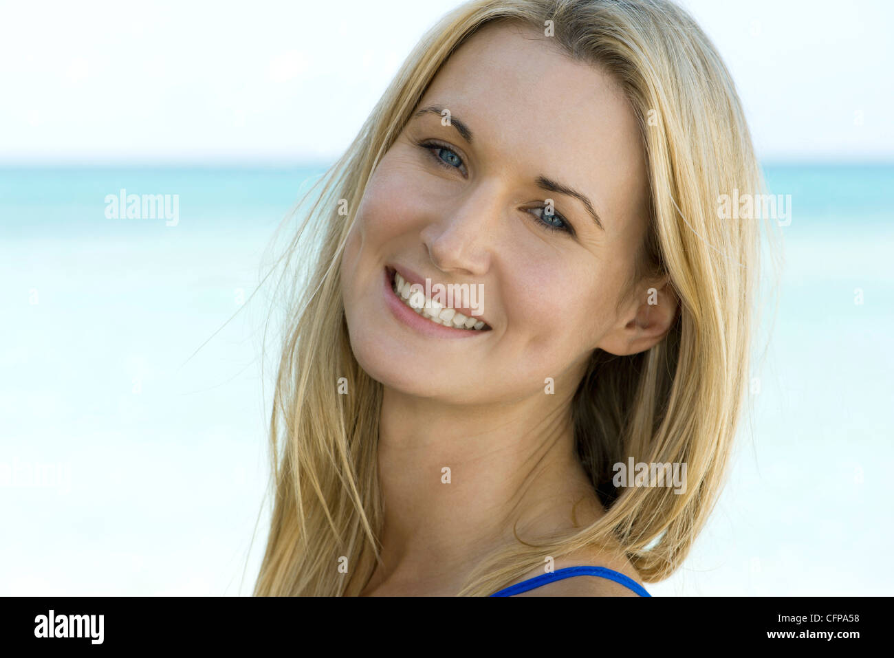 Woman outdoors, smiling, portrait Stock Photo - Alamy