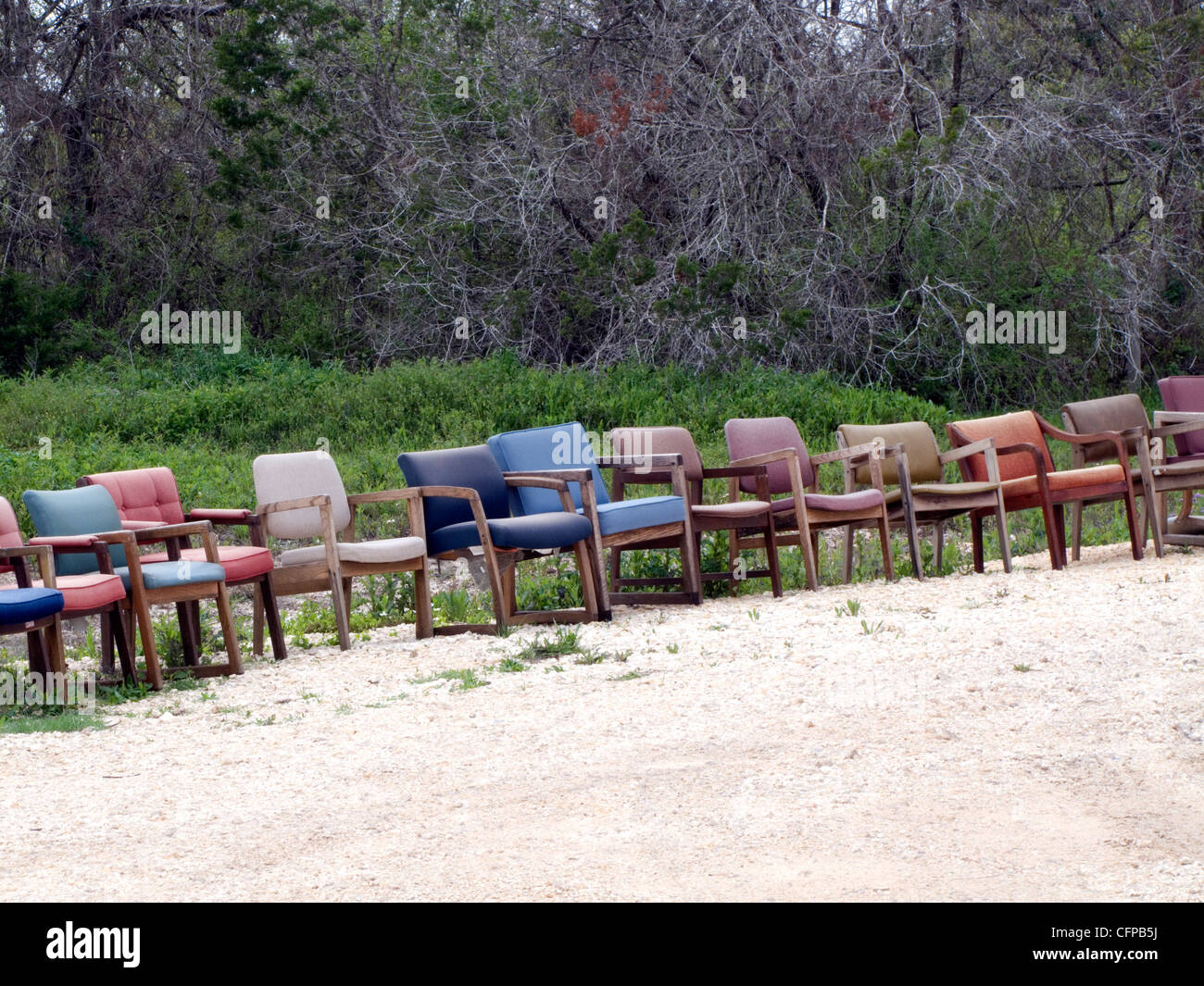 row of empty chairs for sale Stock Photo - Alamy