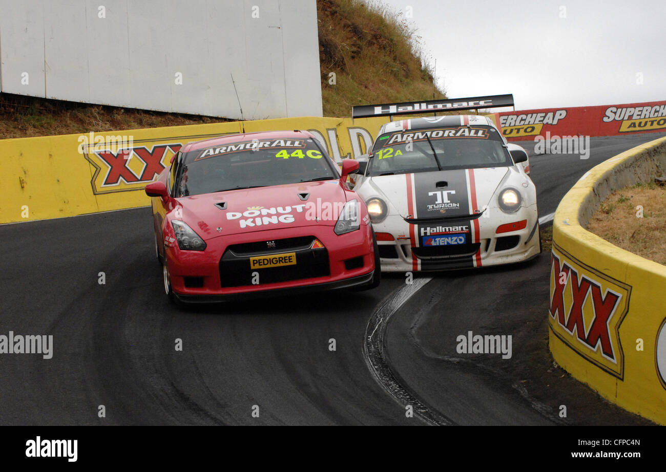 Atmosphere Armor All Bathurst 12 Hour race at Mount Panorama. Australia ...