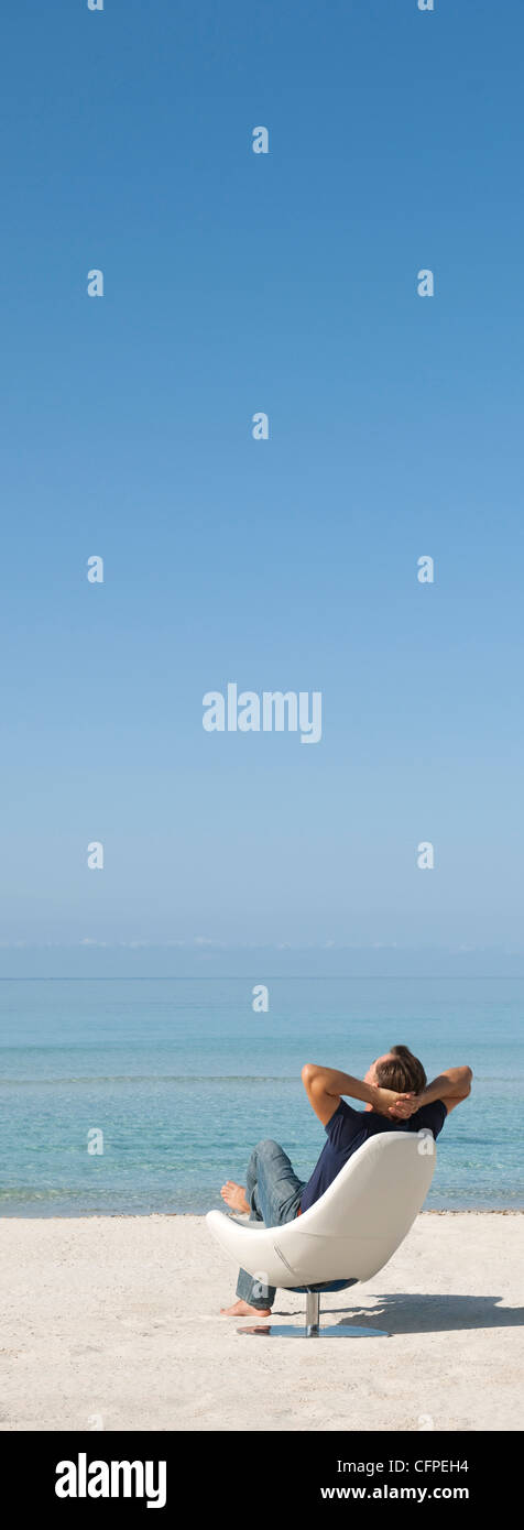 Back of beach chair hi-res stock photography and images - Alamy