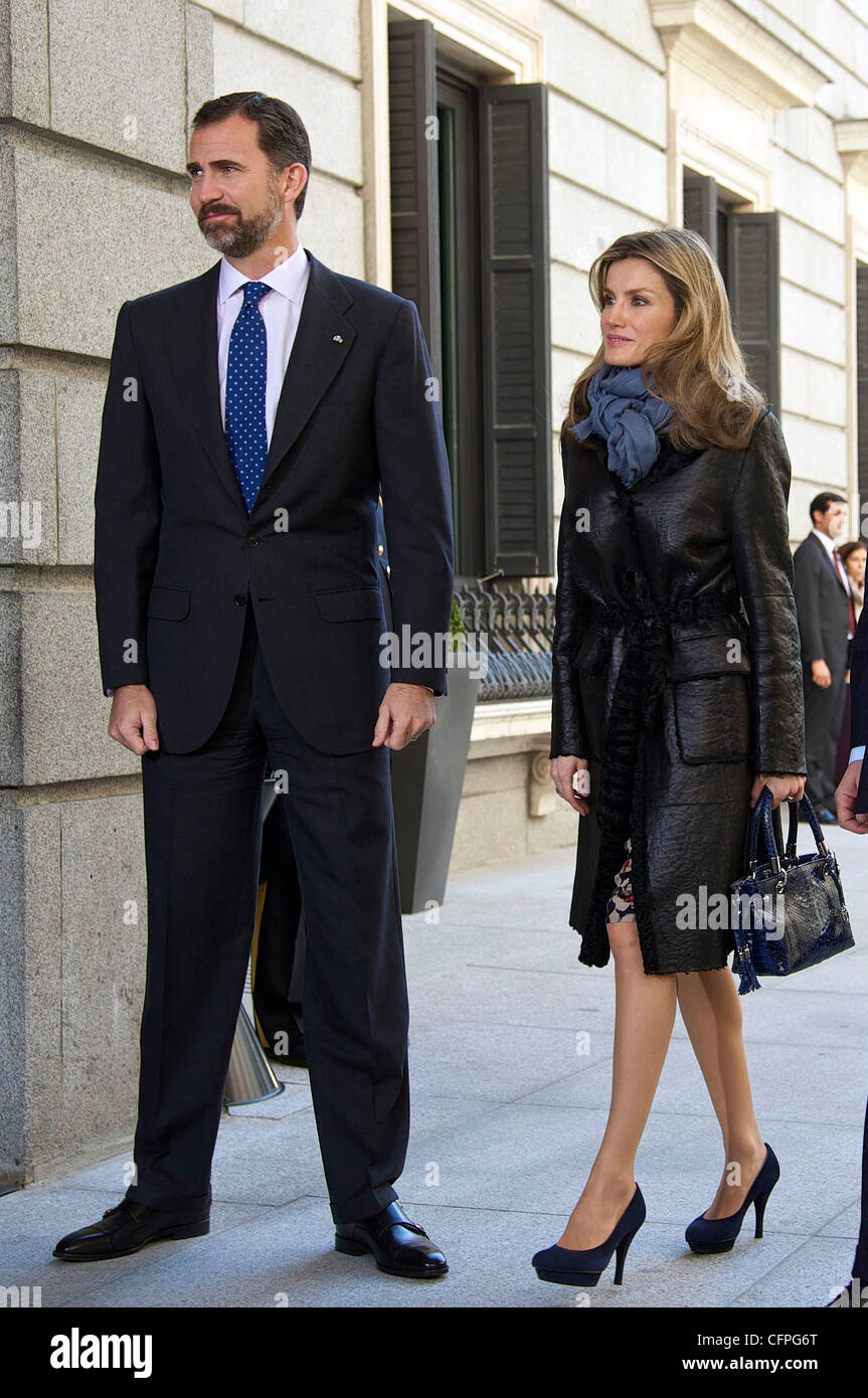 Spanish Crown Prince Felipe and Princess Letizia meet members of the ...