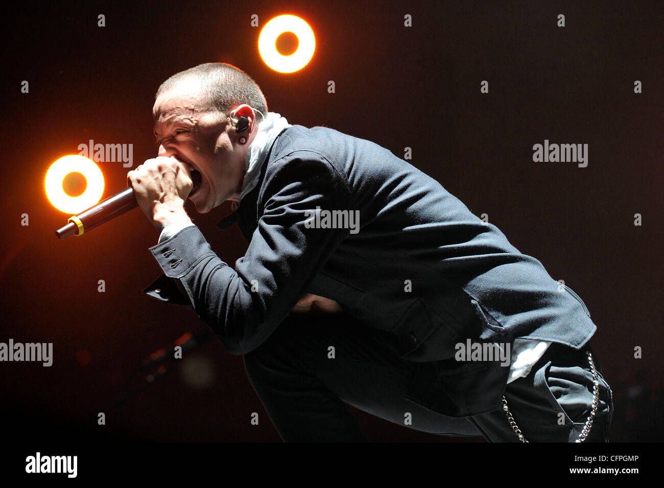 Chester Bennington Rock band 'Linkin Park' performing live at The Air ...