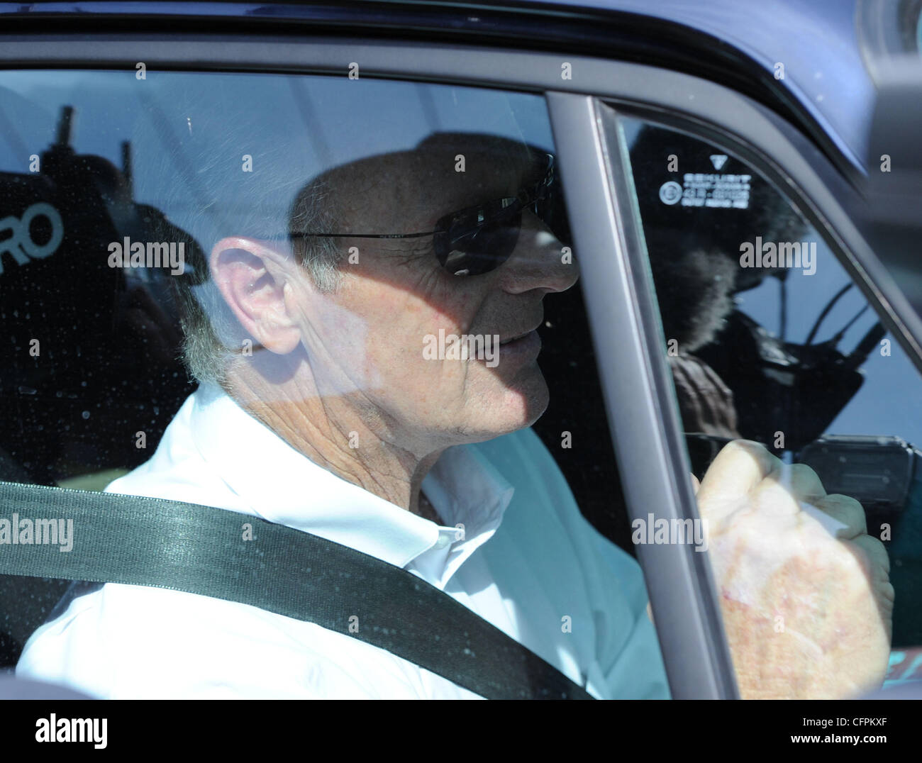 Shane Warne's father Keith Warne arrives at his son's mansion in ...