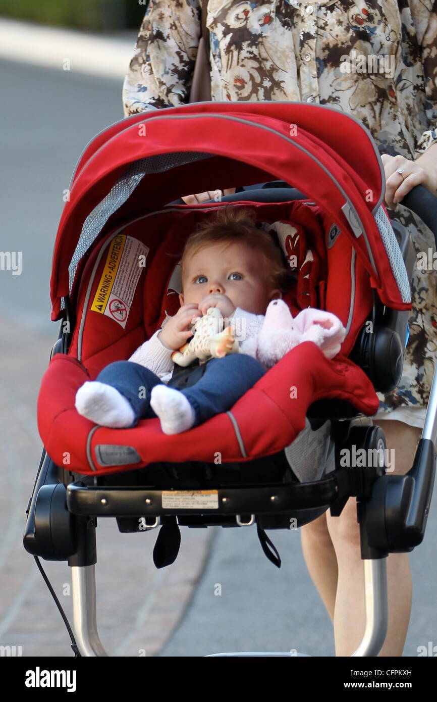 Amy Adams with her baby out shopping at 'The Grove' in Hollywood Los ...