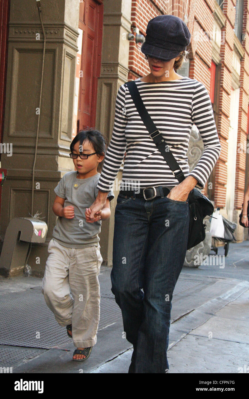Meg ryan daughter daisy true hi-res stock photography and images - Alamy