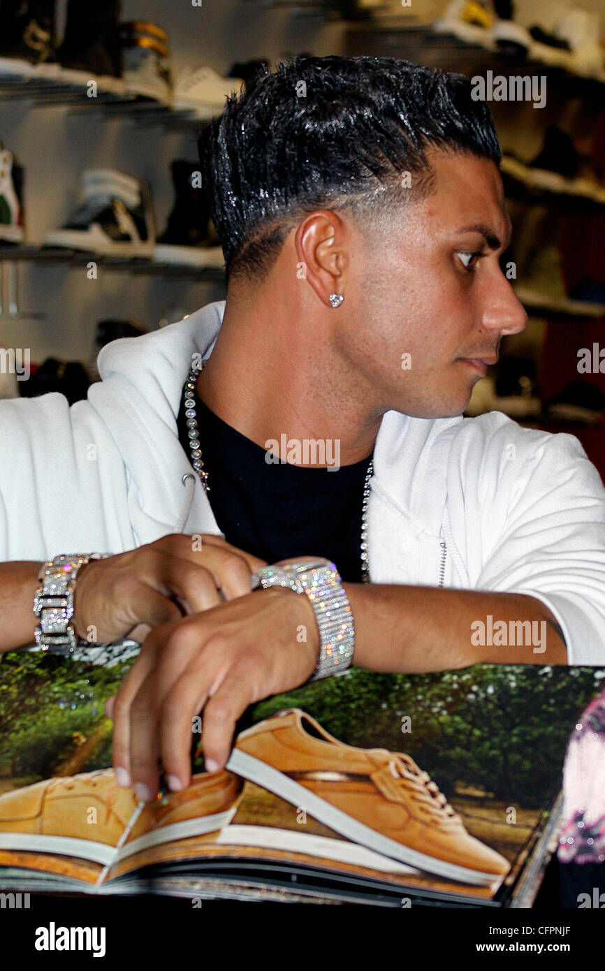 Paul Delvecchio Aka Pauly D High Resolution Stock Photography and ...