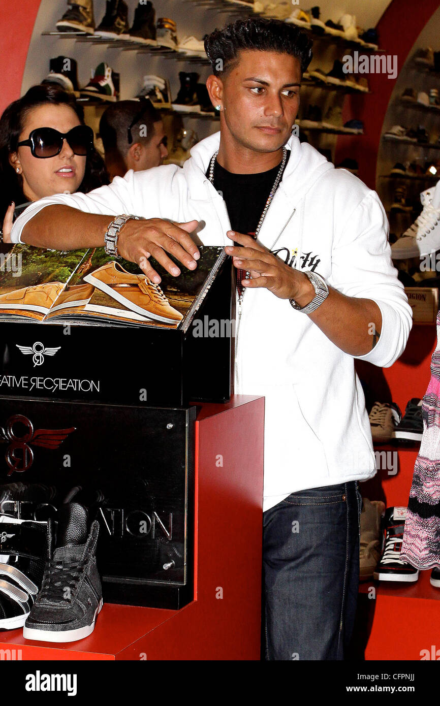 Paul Delvecchio aka Pauly D Cast of the hit MTV reality show 'Jersey ...