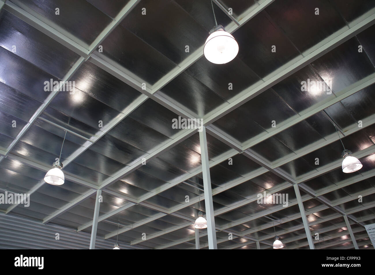 Roof of large modern storehouse Stock Photo - Alamy
