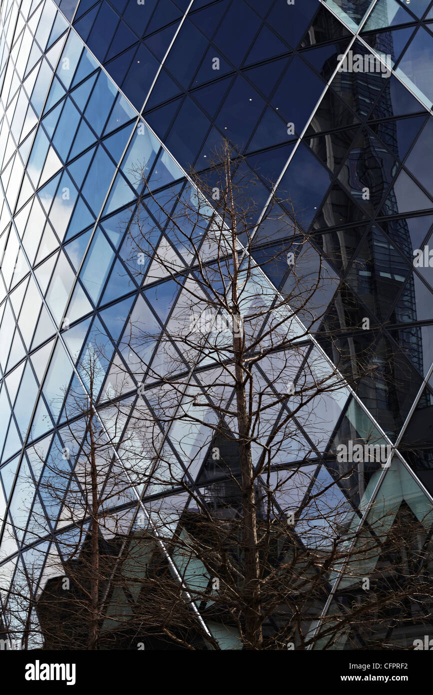 Glass office from street level hi-res stock photography and images - Alamy