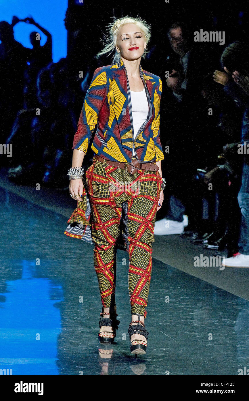 Gwen stefani lamb hi-res stock photography and images - Alamy