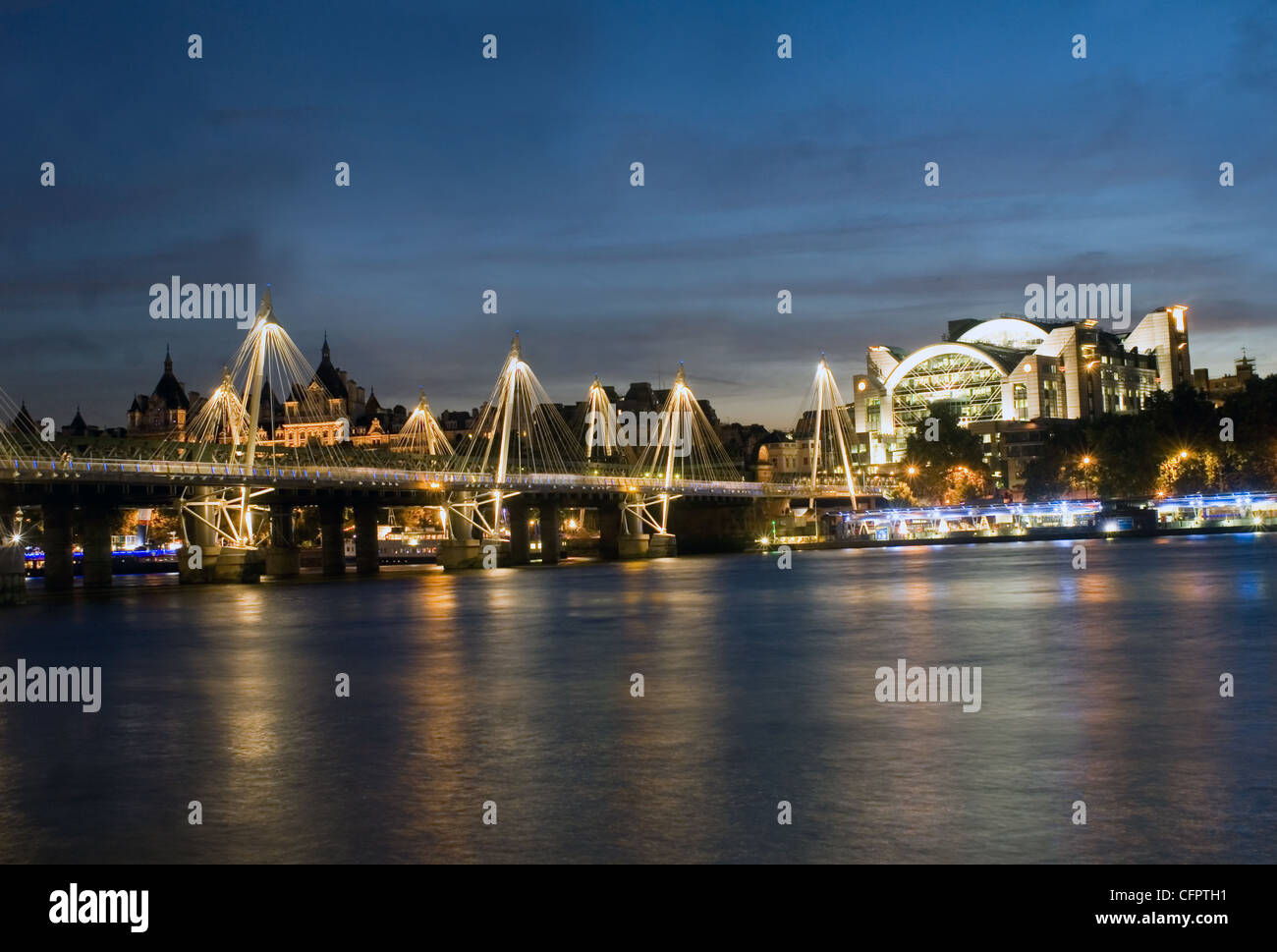 Old charing cross bridge hi-res stock photography and images - Alamy