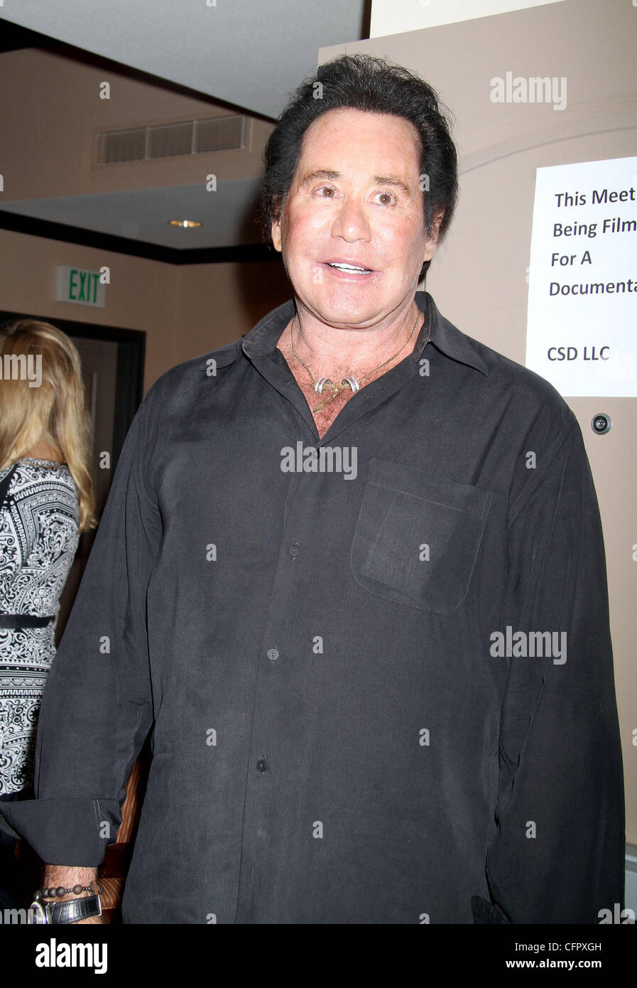 Singer Wayne Newton has a press conference about his Shenandoah Home ...