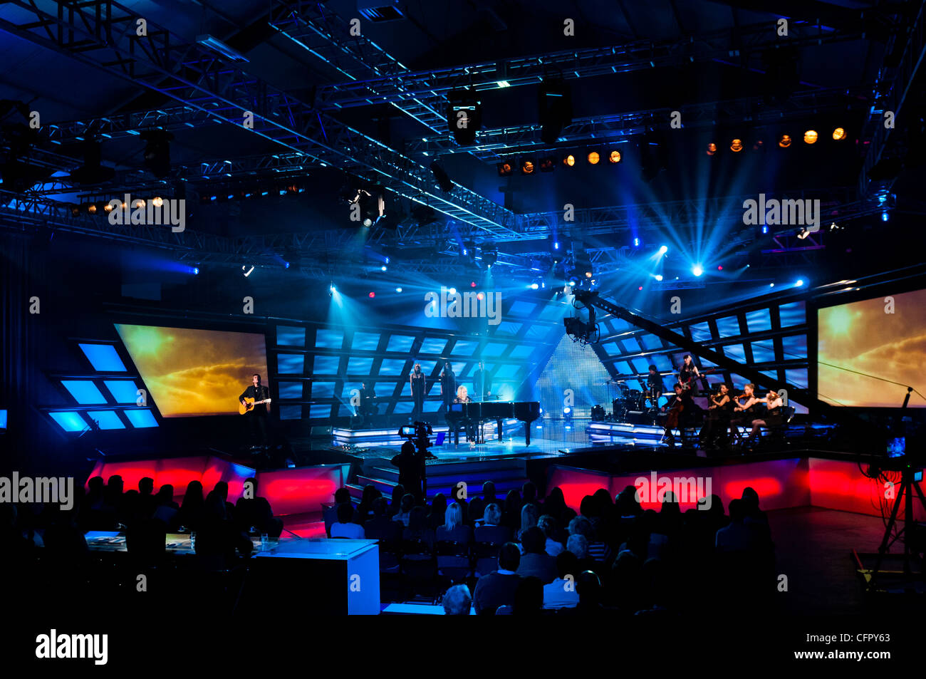 Tv studio cameras hi-res stock photography and images - Alamy