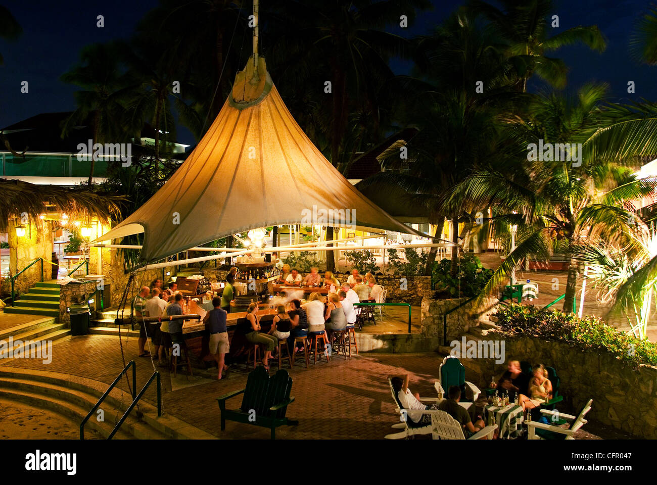 Caribbean hotel bar hi-res stock photography and images - Alamy