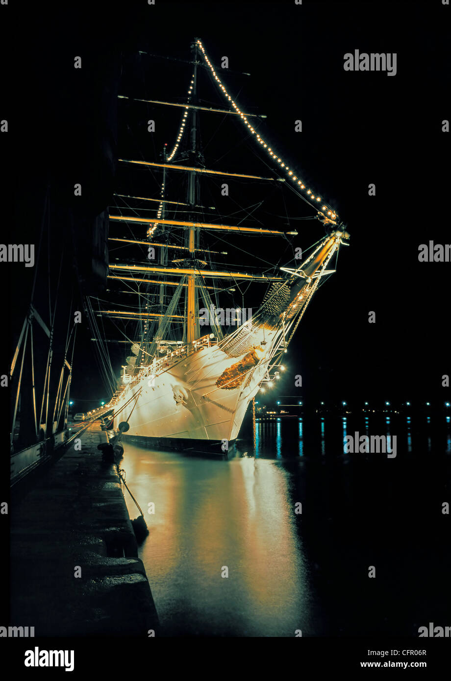Sailing school ship hi-res stock photography and images - Alamy