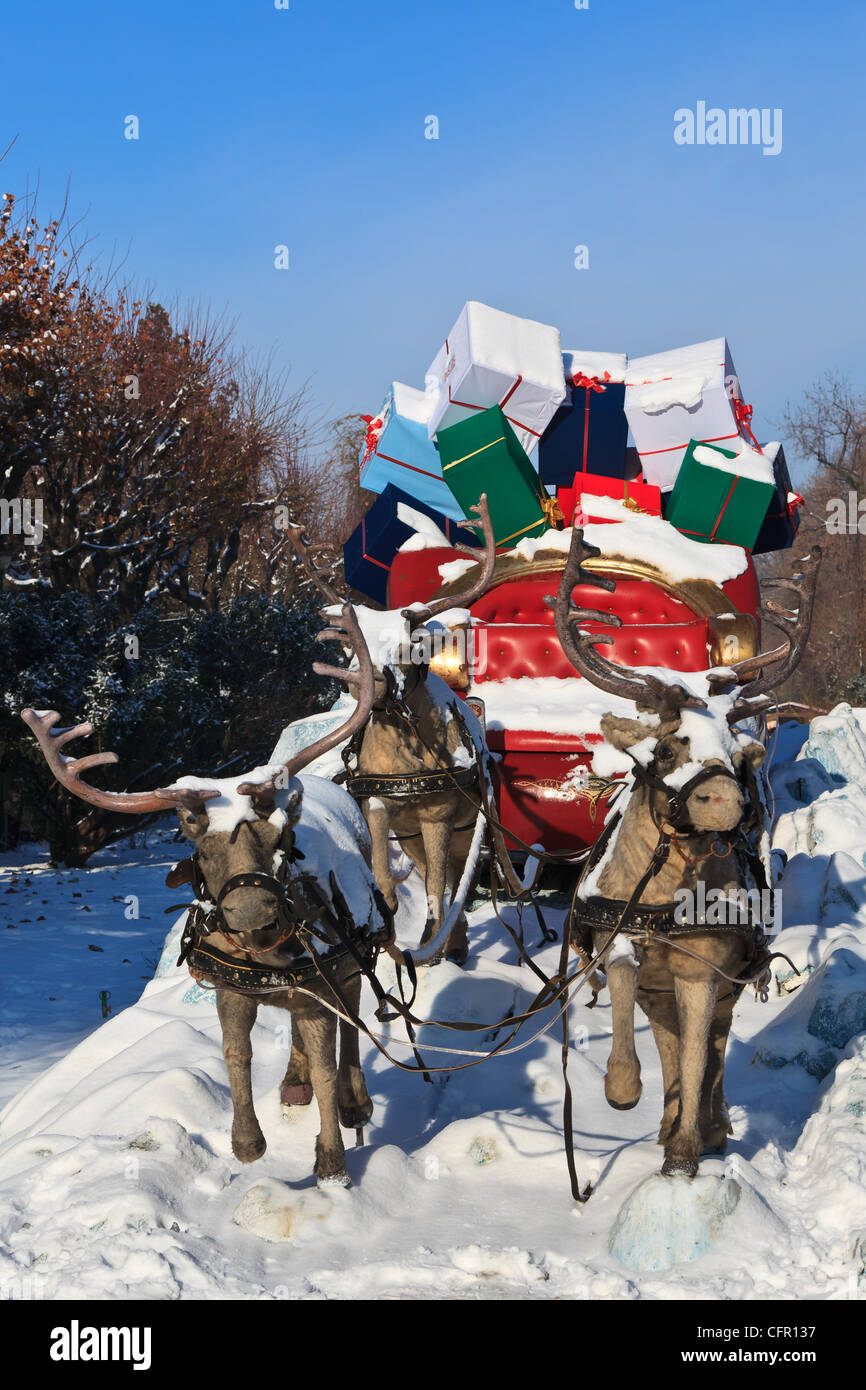 carriage with reindeer Stock Photo - Alamy