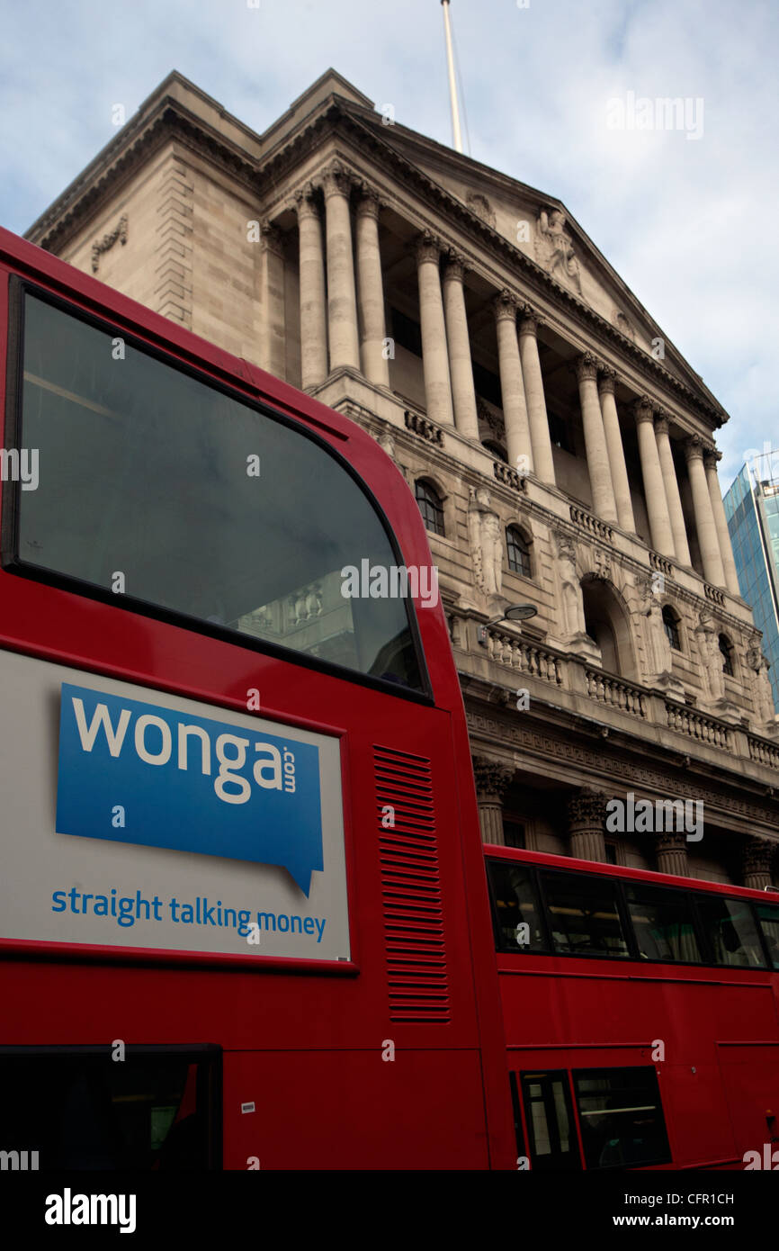 london bus advertises wonga at bank of england Stock Photo - Alamy