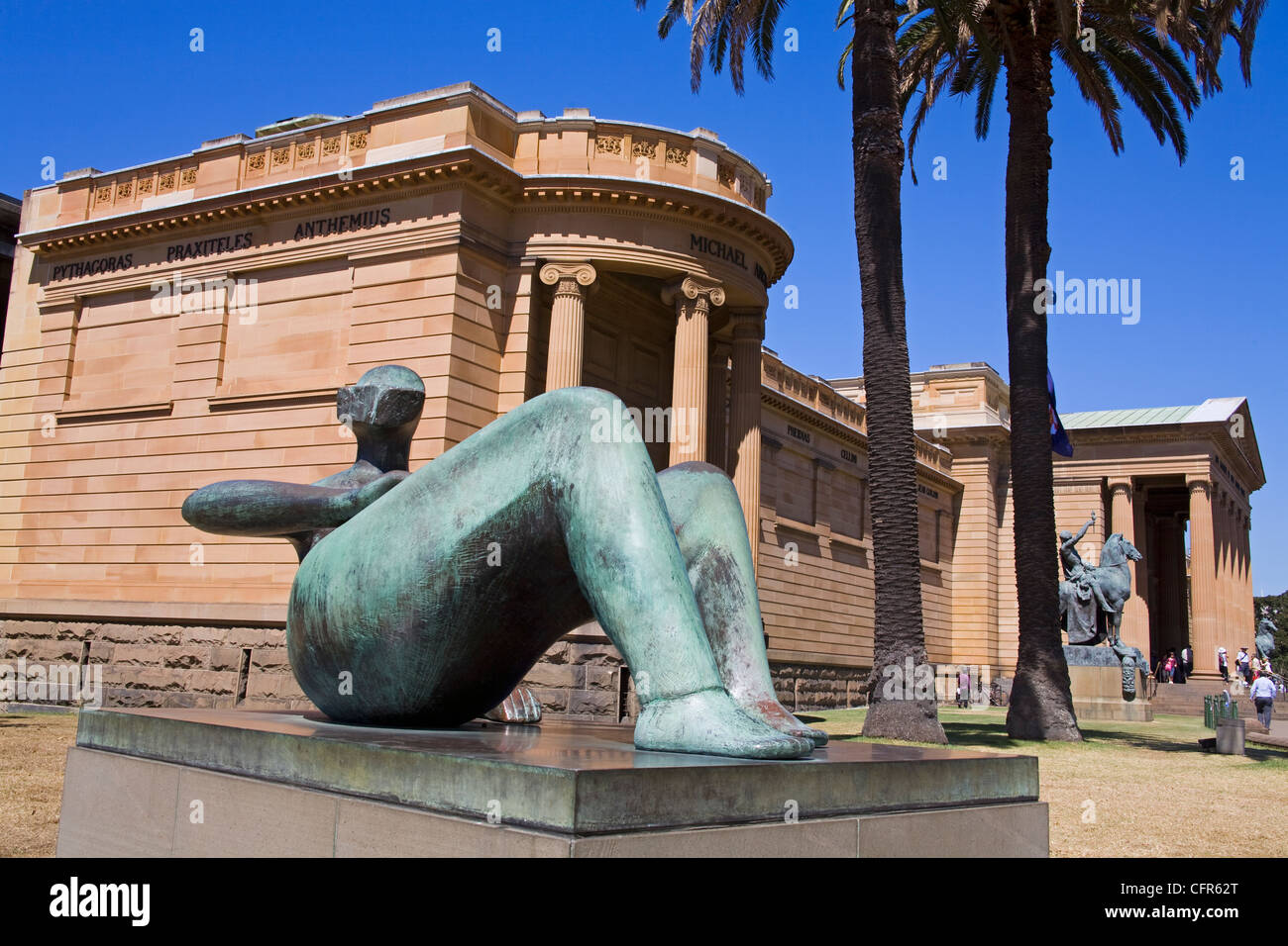 Reclining figure architecture hi-res stock photography and images - Alamy