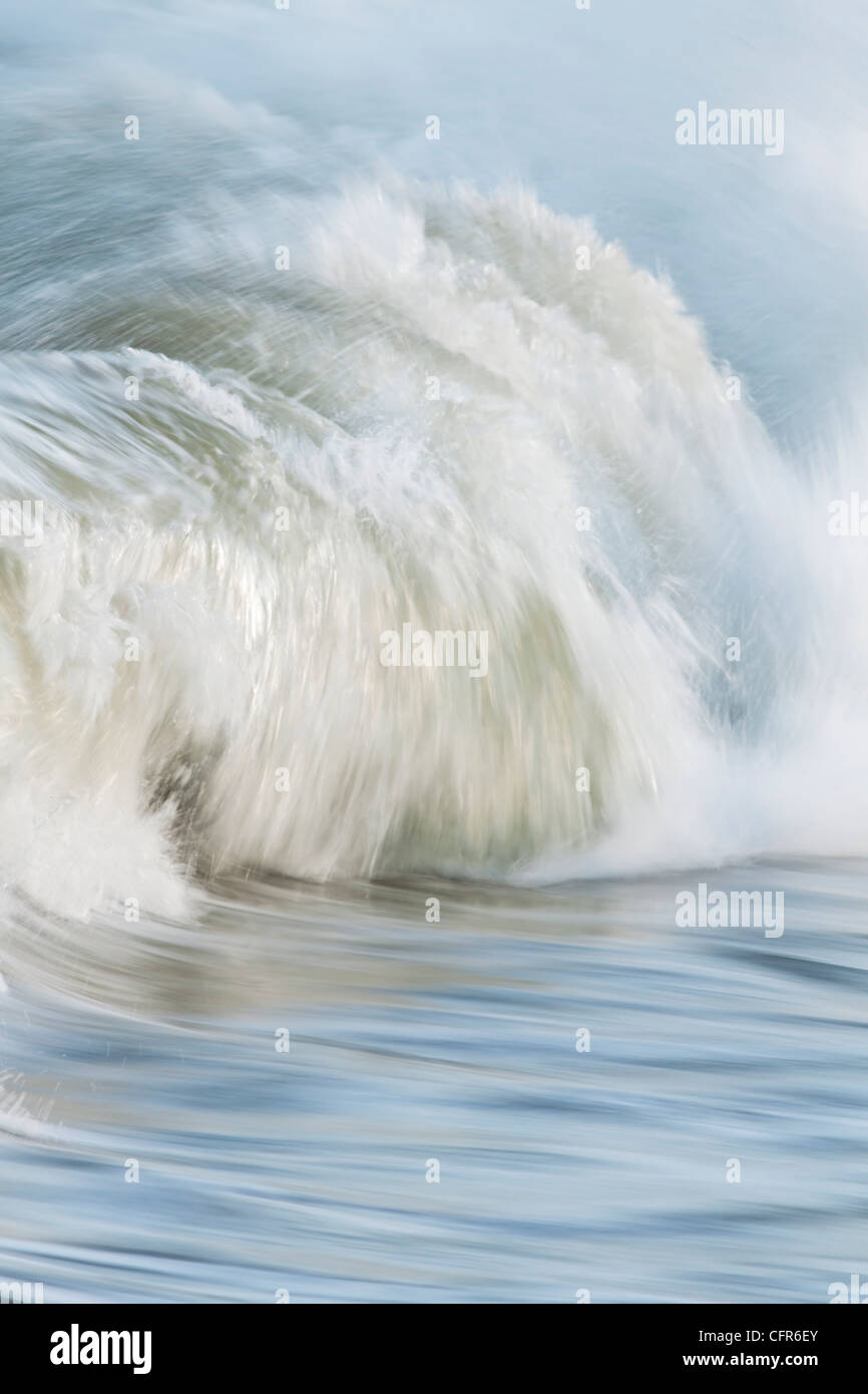 Breaking wave at shoreline hi-res stock photography and images - Alamy